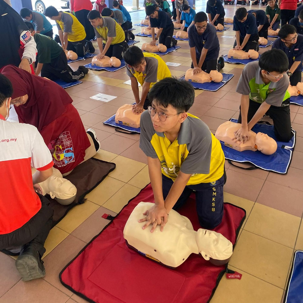 CPR Training in School - Vitalfour Medical